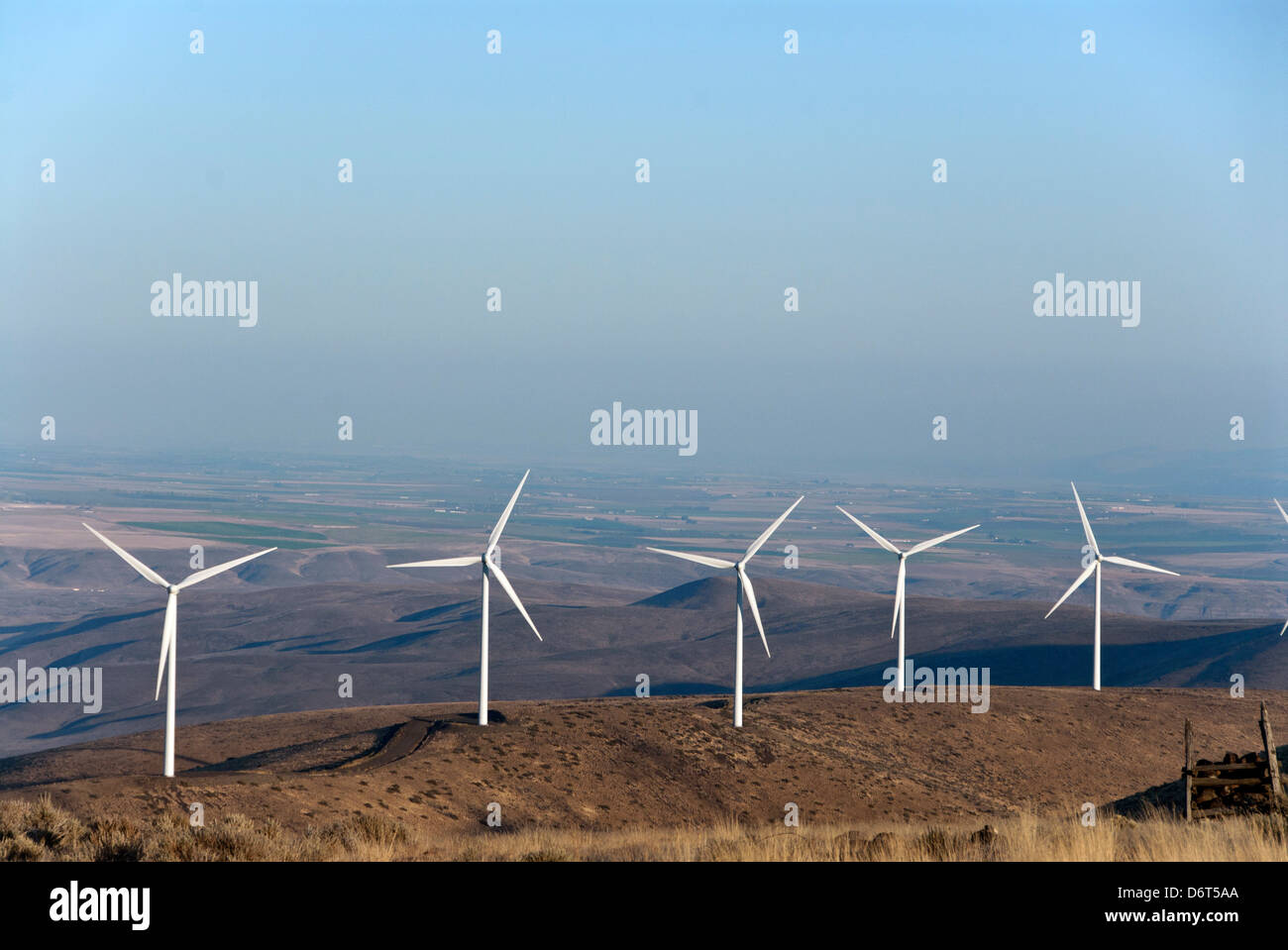 Windmill turbines at Wild Horse Wind Facility Stock Photo - Alamy
