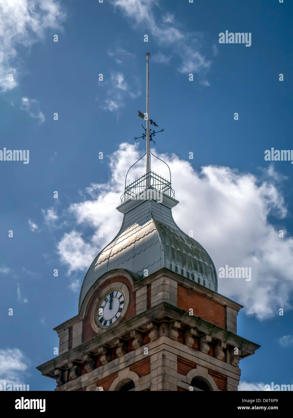 Chesterfield England High Resolution Stock Photography and Images - Alamy