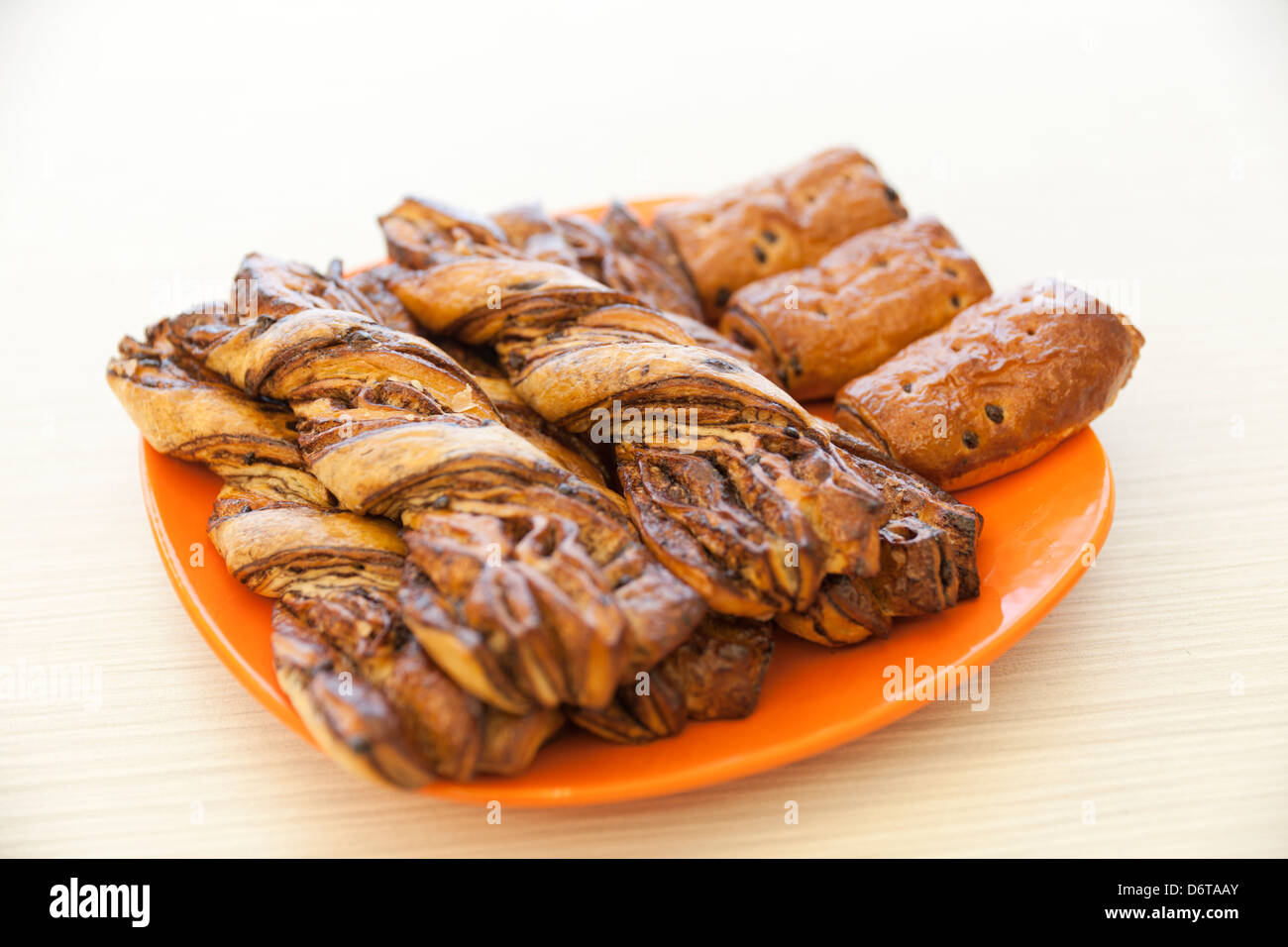 Plate croissant hi-res stock photography and images - Alamy