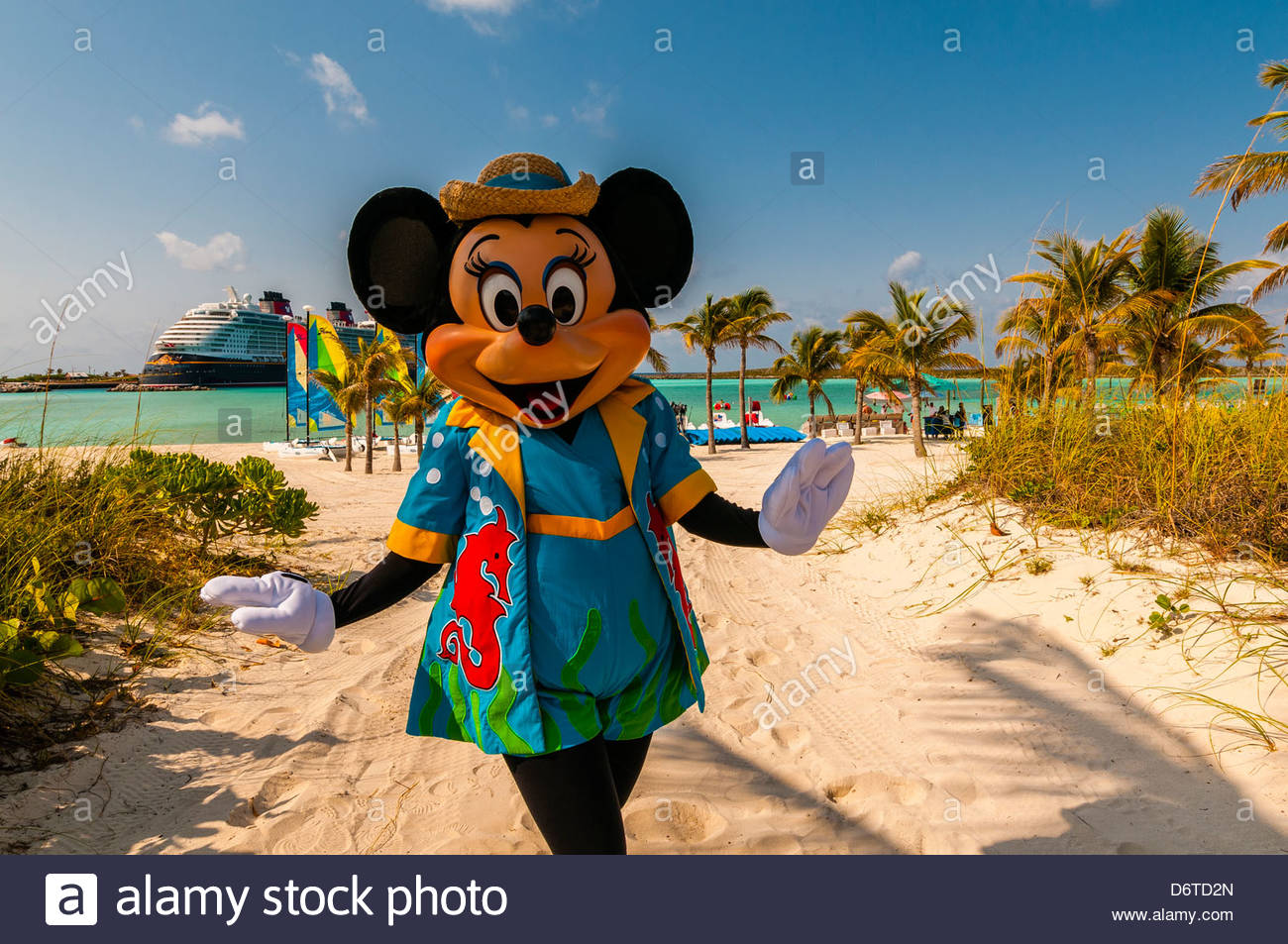 Disney Cruise Ship Characters Stock Photos & Disney Cruise Ship ...