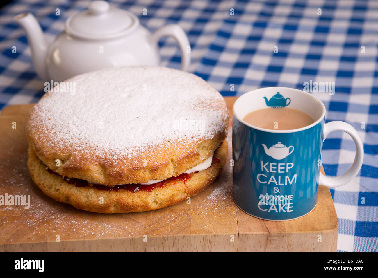 Tea cake hi-res stock photography and images - Alamy