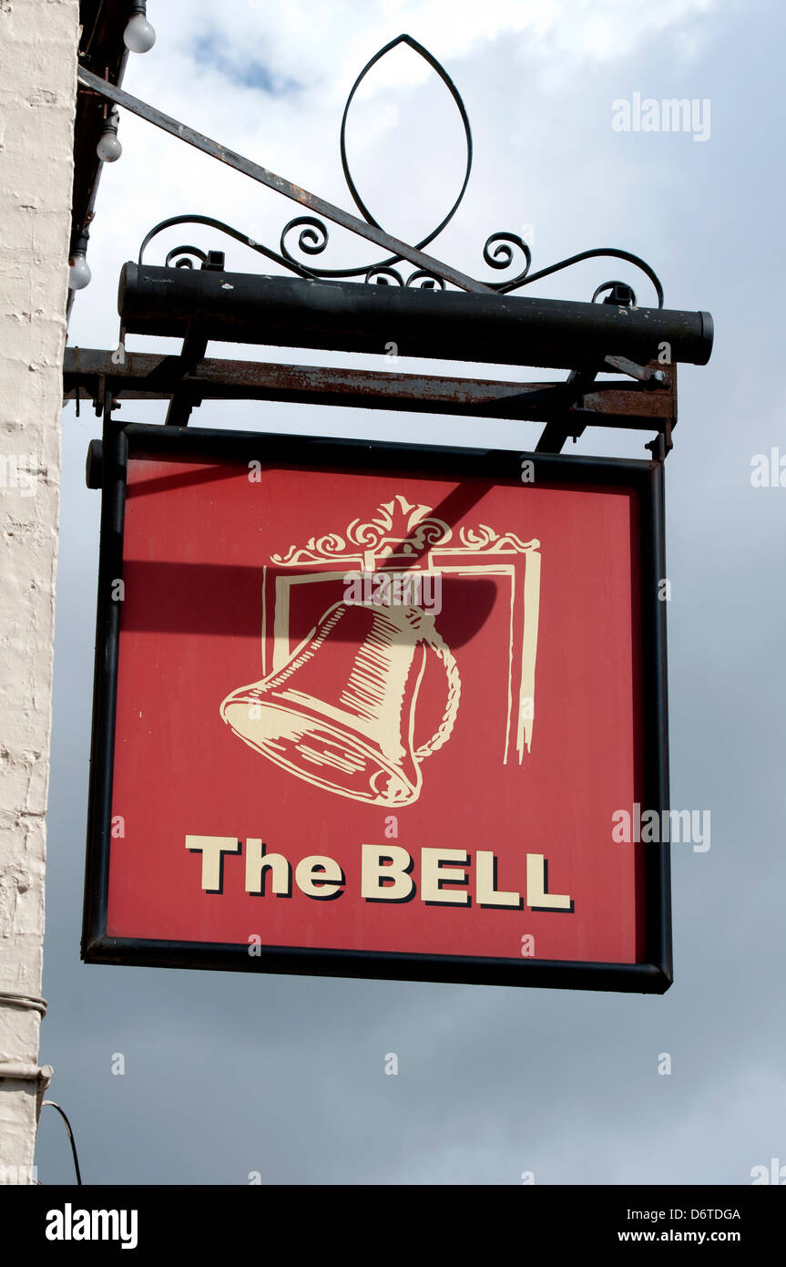 Bell inn pub sign hi-res stock photography and images - Alamy