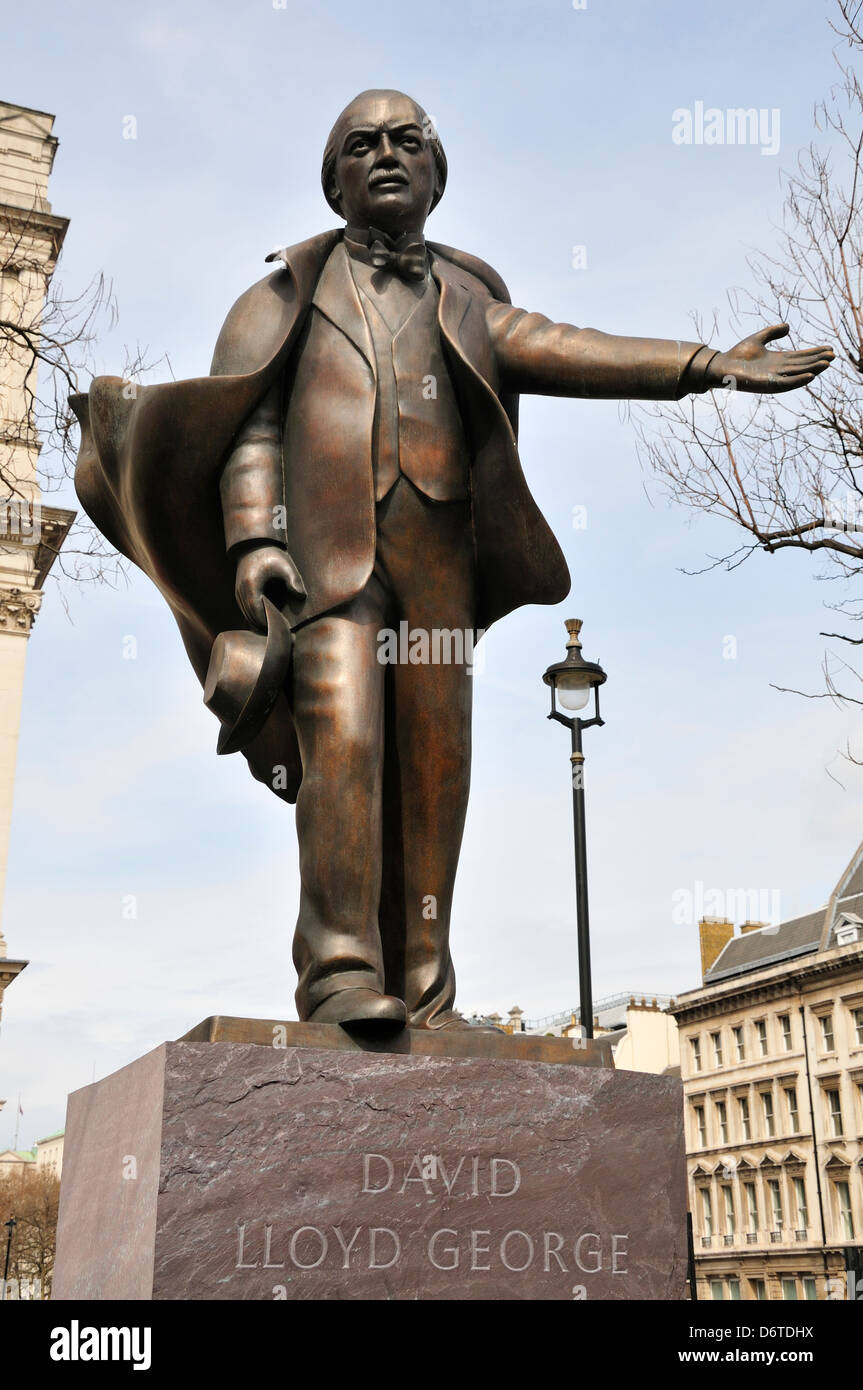 London, England, UK. Statue (2007, by Glynn Williams) David Lloyd ...