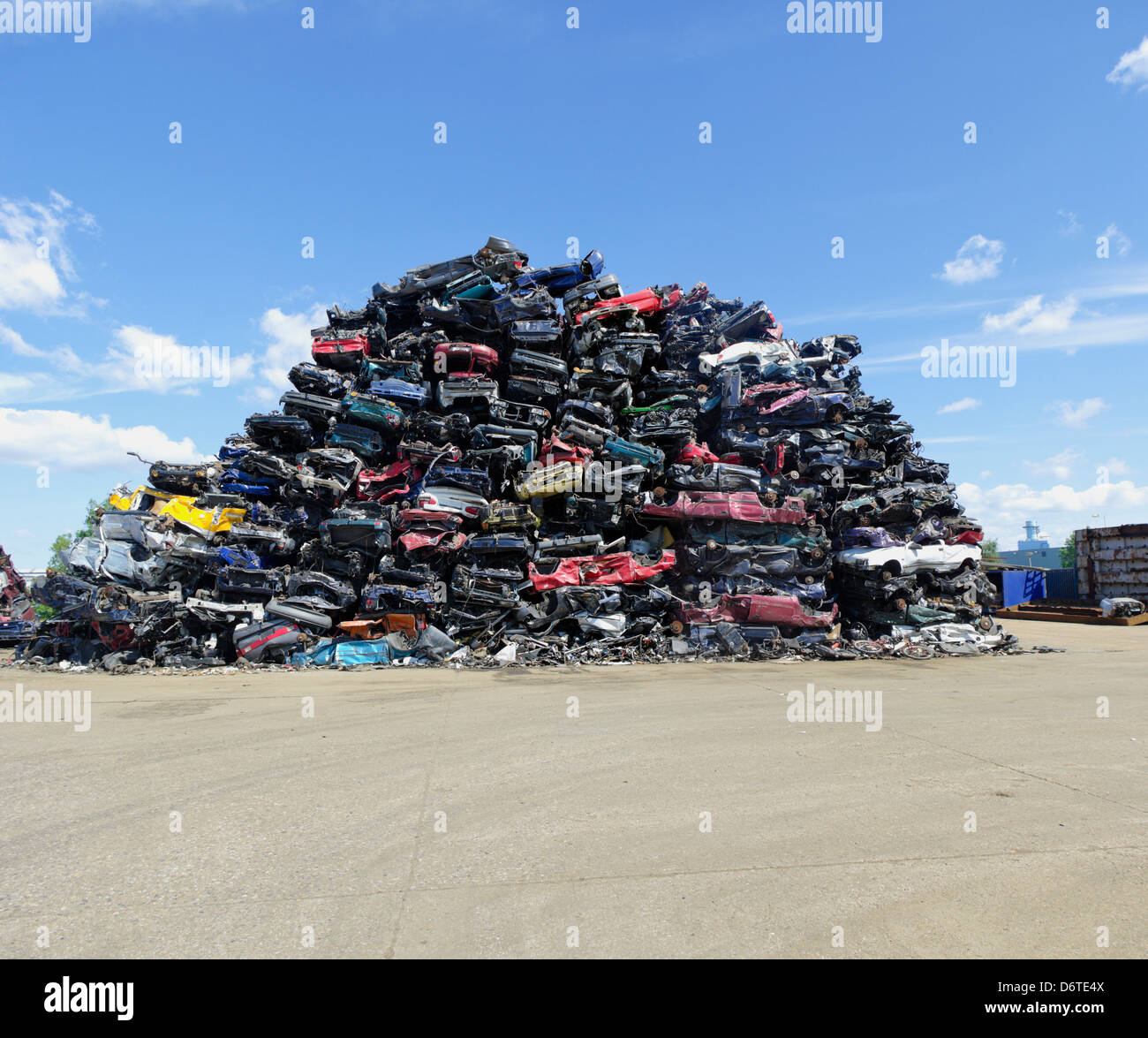 Car shredding hi-res stock photography and images - Alamy