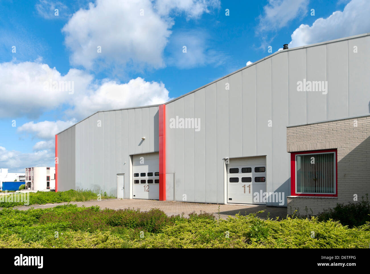 Warehouse exterior hi-res stock photography and images - Alamy
