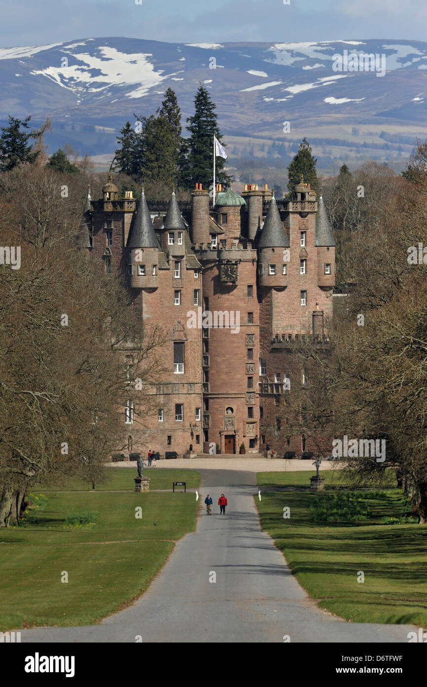 The queen mother glamis castle hi-res stock photography and images - Alamy