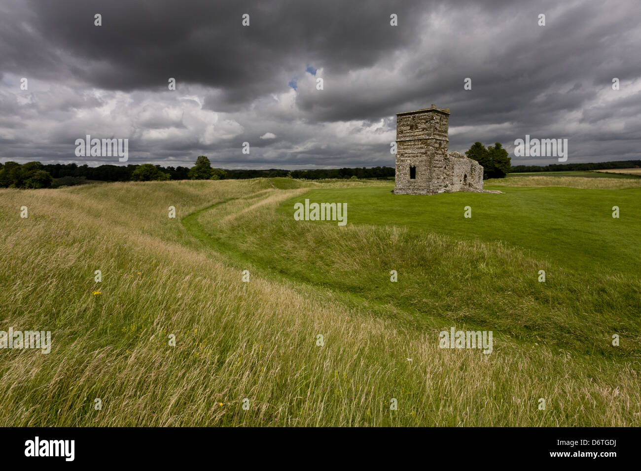Medieval ruined churches hi-res stock photography and images - Alamy