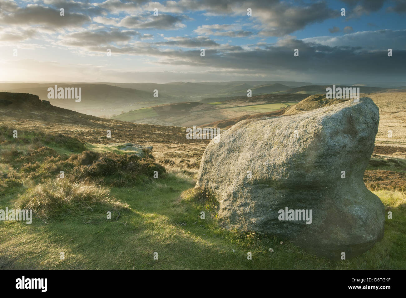 Evening sunlight on upland moors hi-res stock photography and images ...