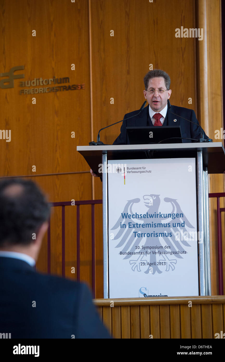 Federal office protection constitution hi-res stock photography and ...