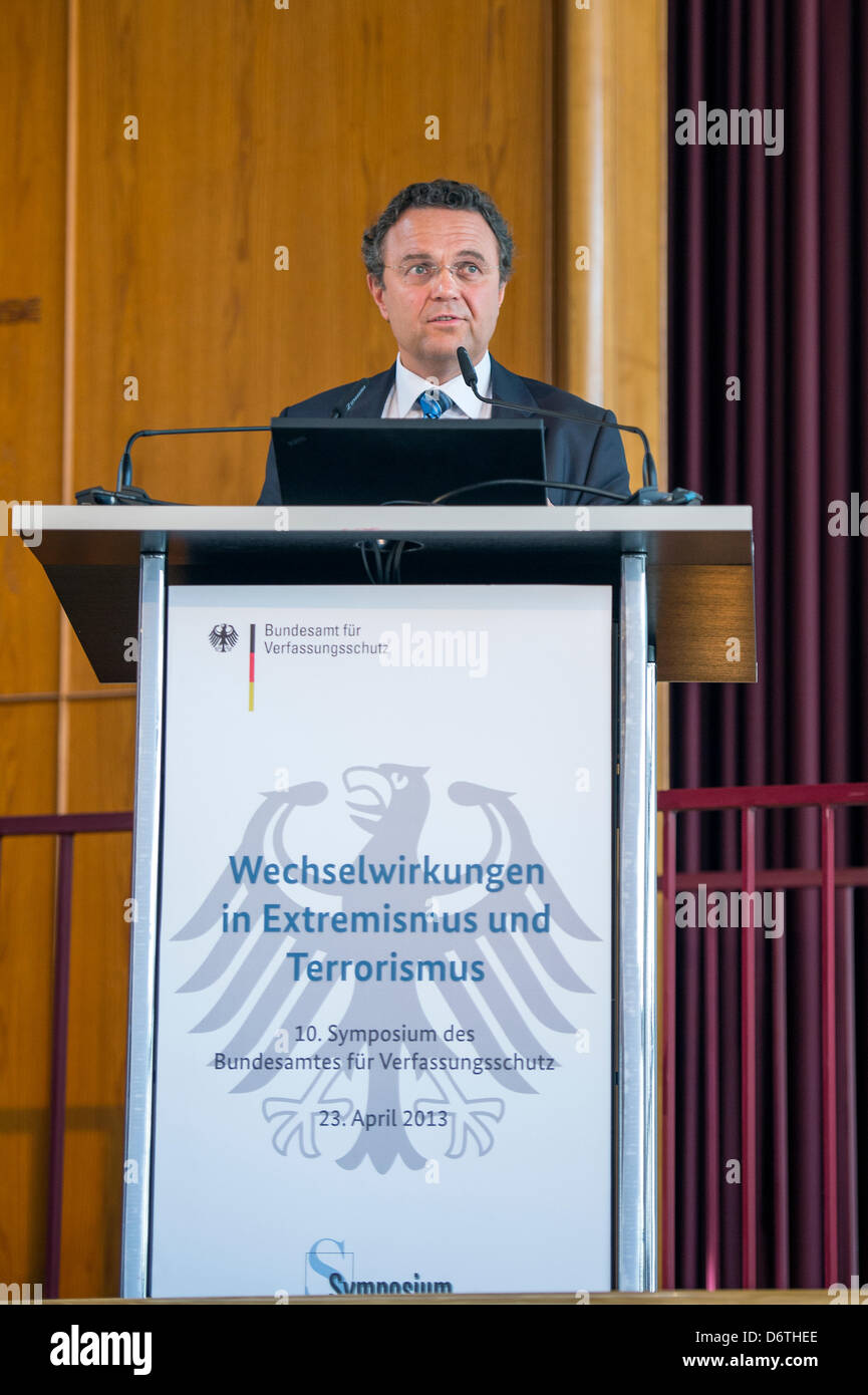 Federal office protection constitution hi-res stock photography and ...