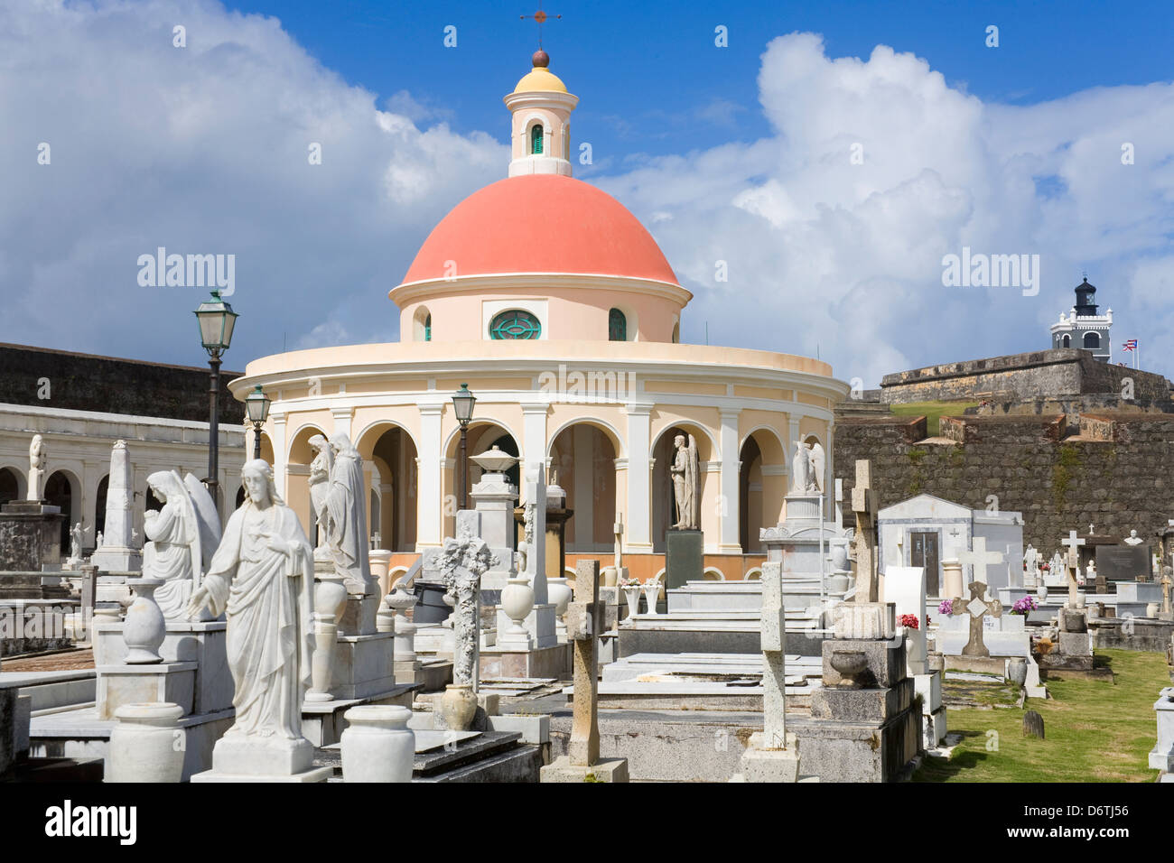 Walled cemetery hi-res stock photography and images - Alamy
