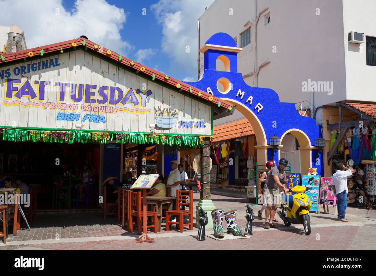Cozumel street scene hi-res stock photography and images - Alamy