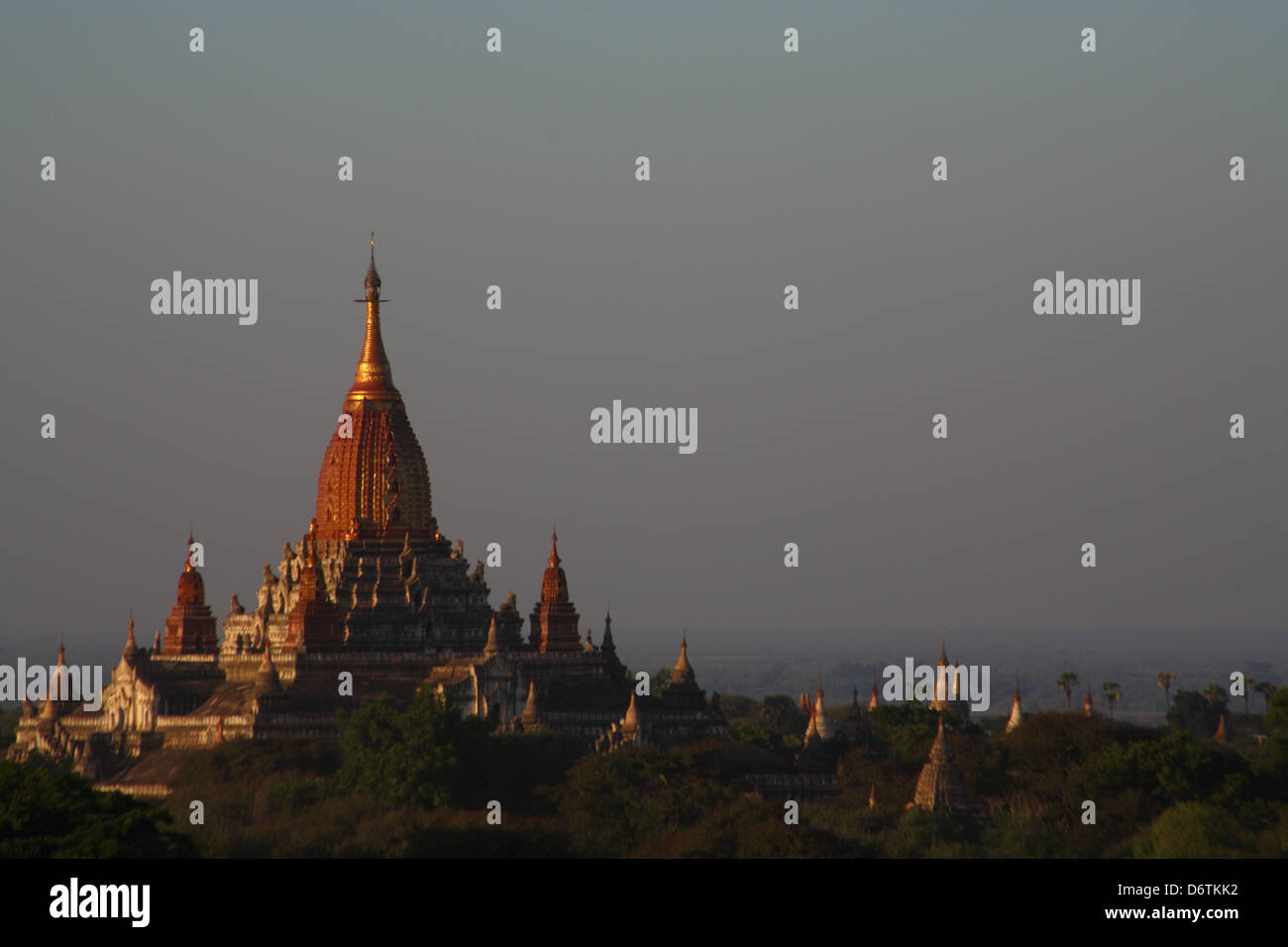 Myanmar / Burma/Buddhism/Buddhismus Stock Photo - Alamy