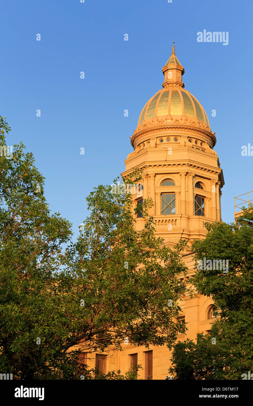 State capitol tower hi-res stock photography and images - Alamy