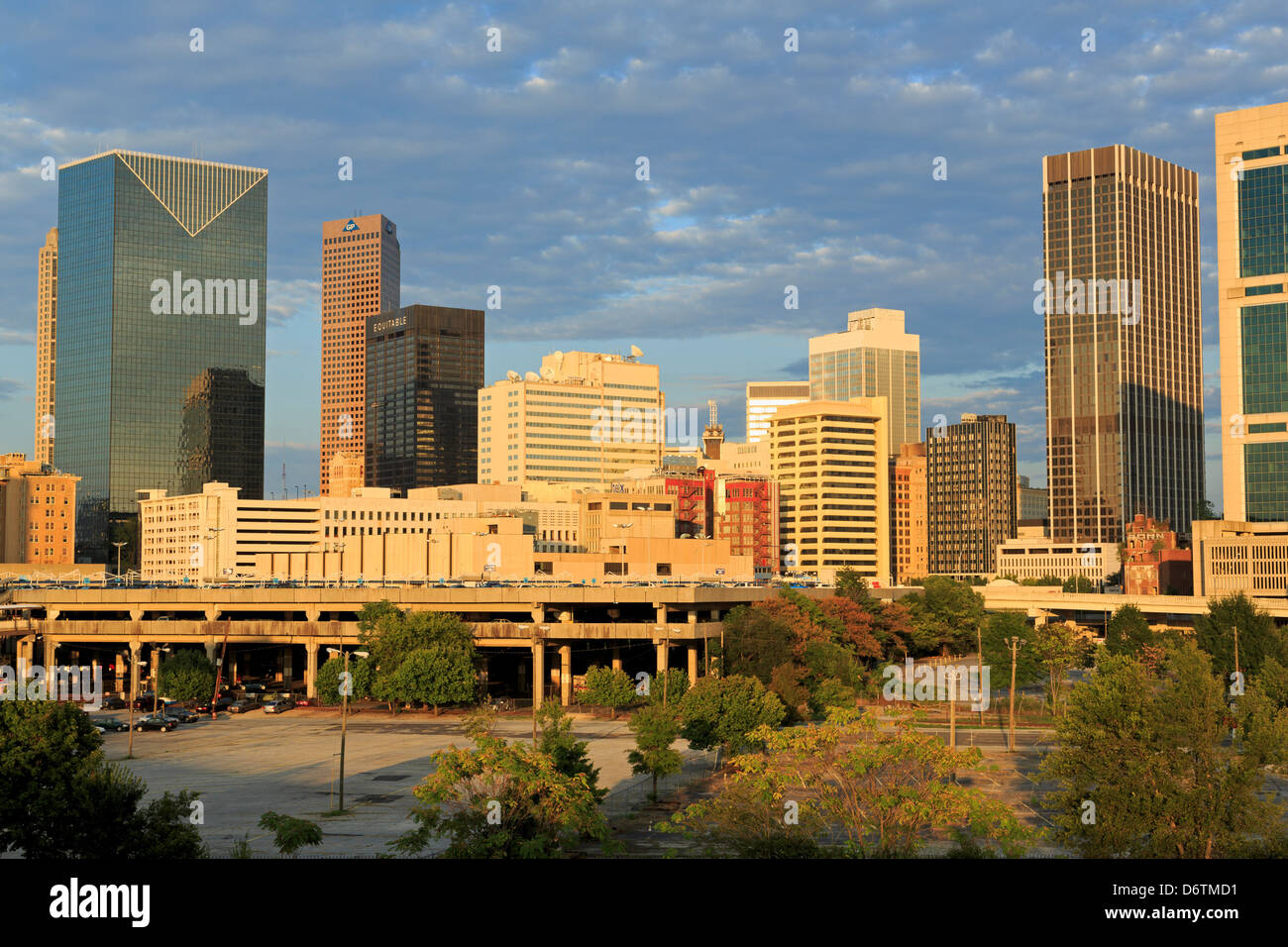 Downtown atlanta skyline daytime hi-res stock photography and images ...