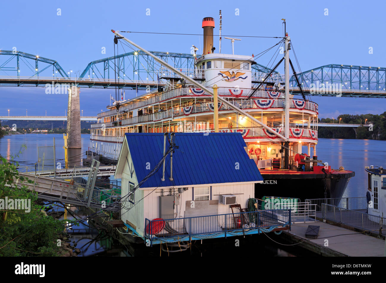 Queen street bridge hi-res stock photography and images - Alamy