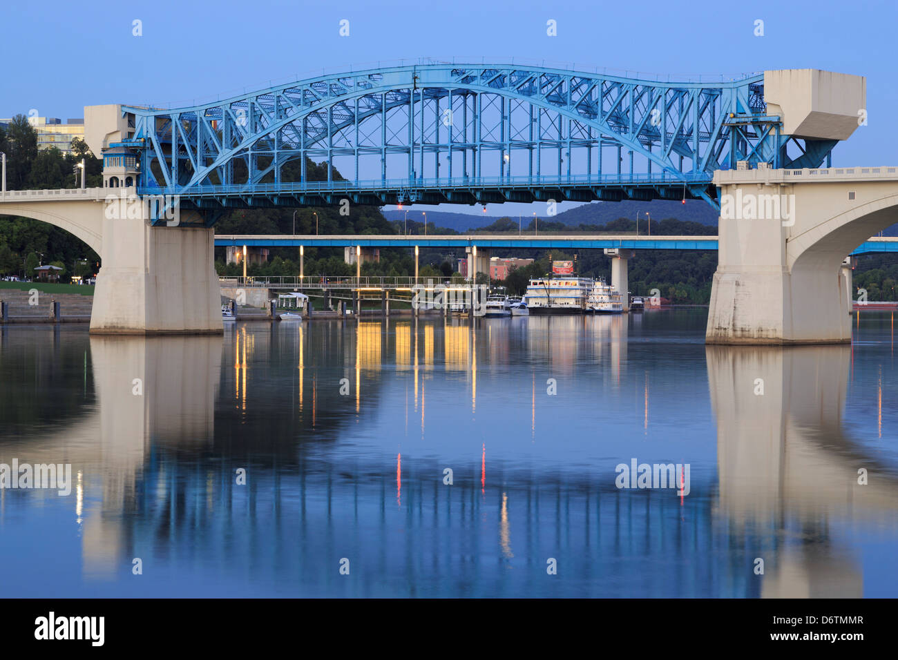 USA, Tennessee, Chattanooga, View of Market Street Bridge and Tennessee ...