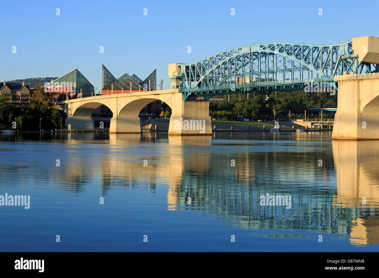 USA, Tennessee, Chattanooga, View of Market Street Bridge and Tennessee ...