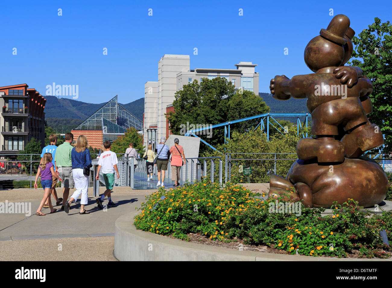 USA, Tennessee, Chattanooga, Bluff View Arts District, Tourist in ...