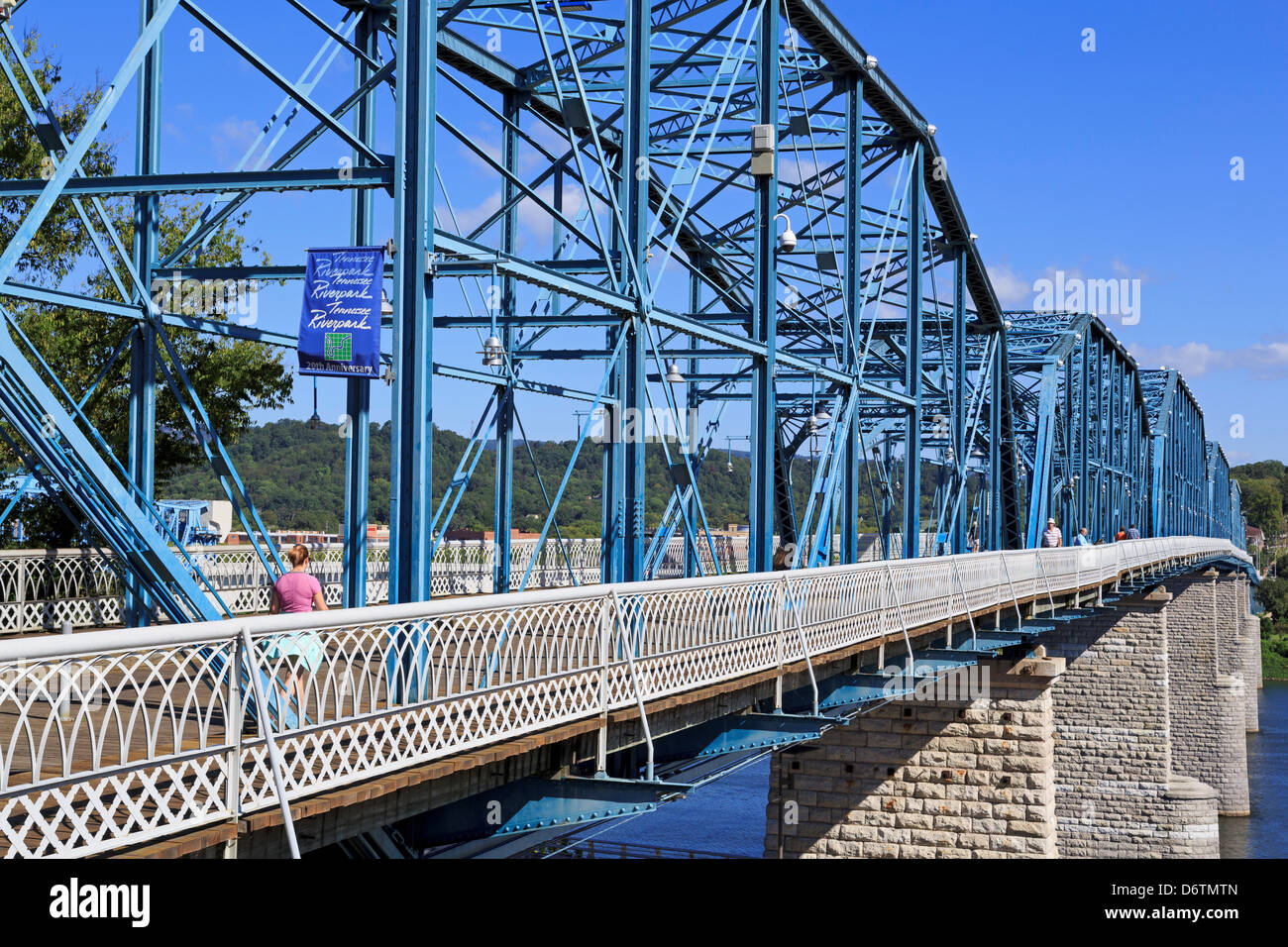 USA, Tennessee, Chattanooga, View of Walnut Street pedestrian bridge ...