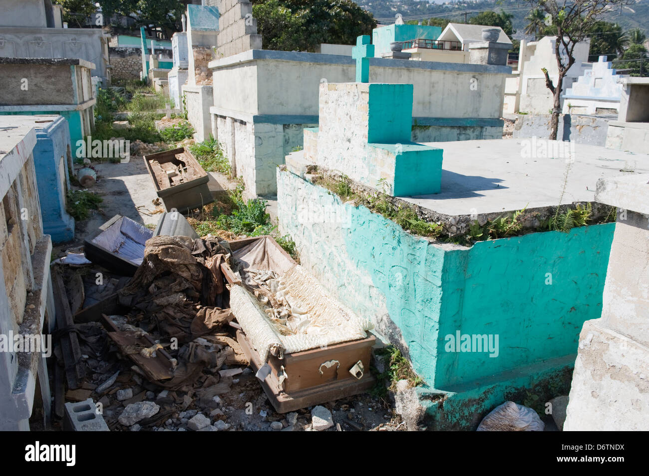 damaged cemetery, January 2010 earthquake damage, Port au Prince, Haiti ...
