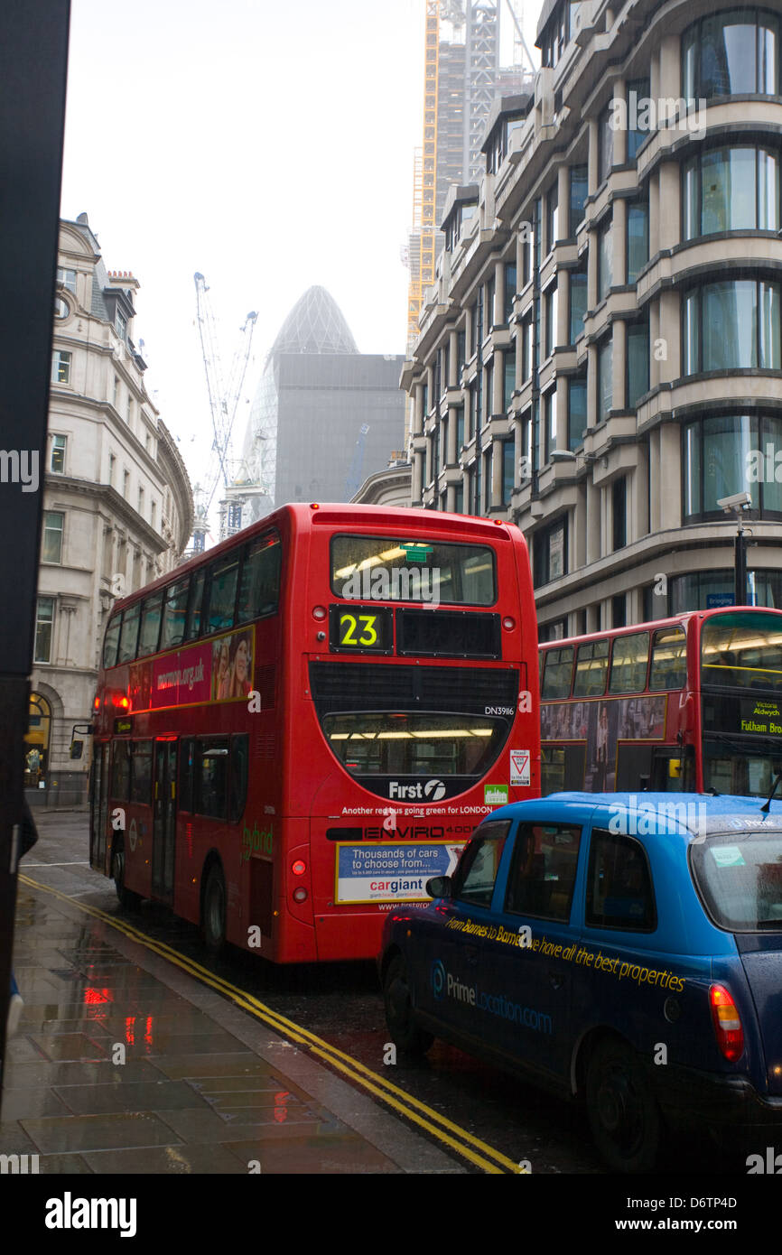 Buses and taxis hi-res stock photography and images - Alamy