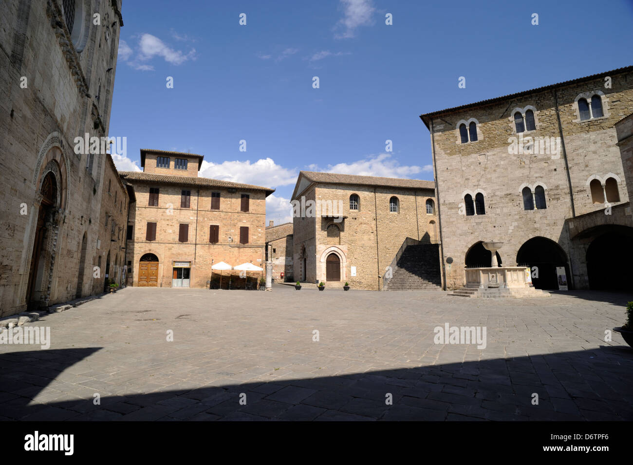 Italy, Umbria, Bevagna, Piazza Silvestri Stock Photo - Alamy