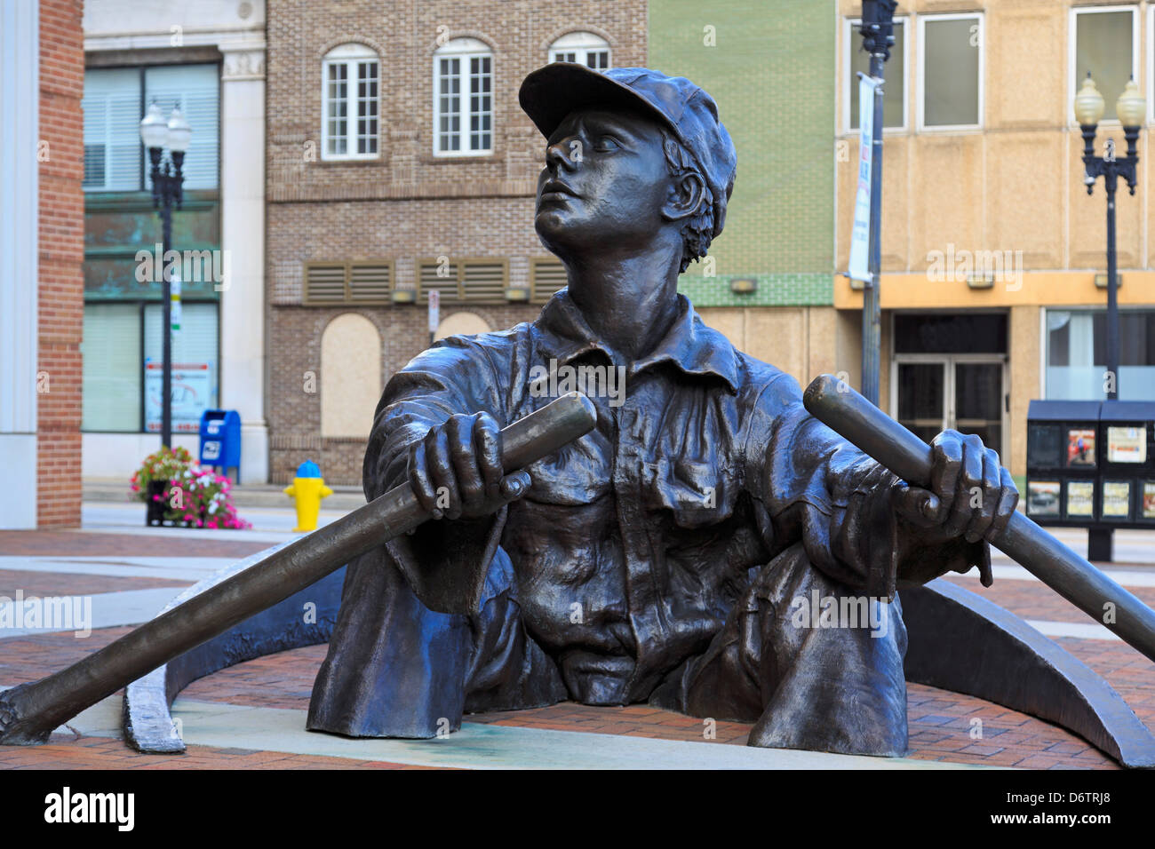 Man sculpture hi-res stock photography and images - Alamy