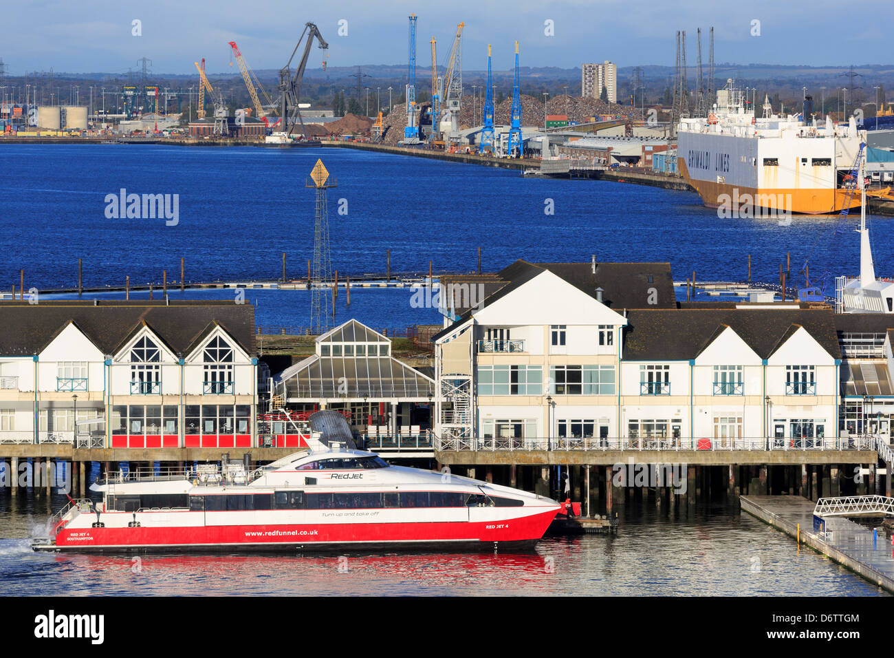 Southampton england port hi-res stock photography and images - Alamy
