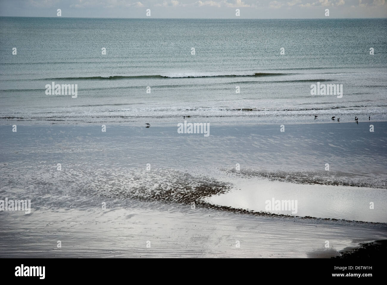 Hastings beach in east sussex after spring storm low tide hi-res stock ...