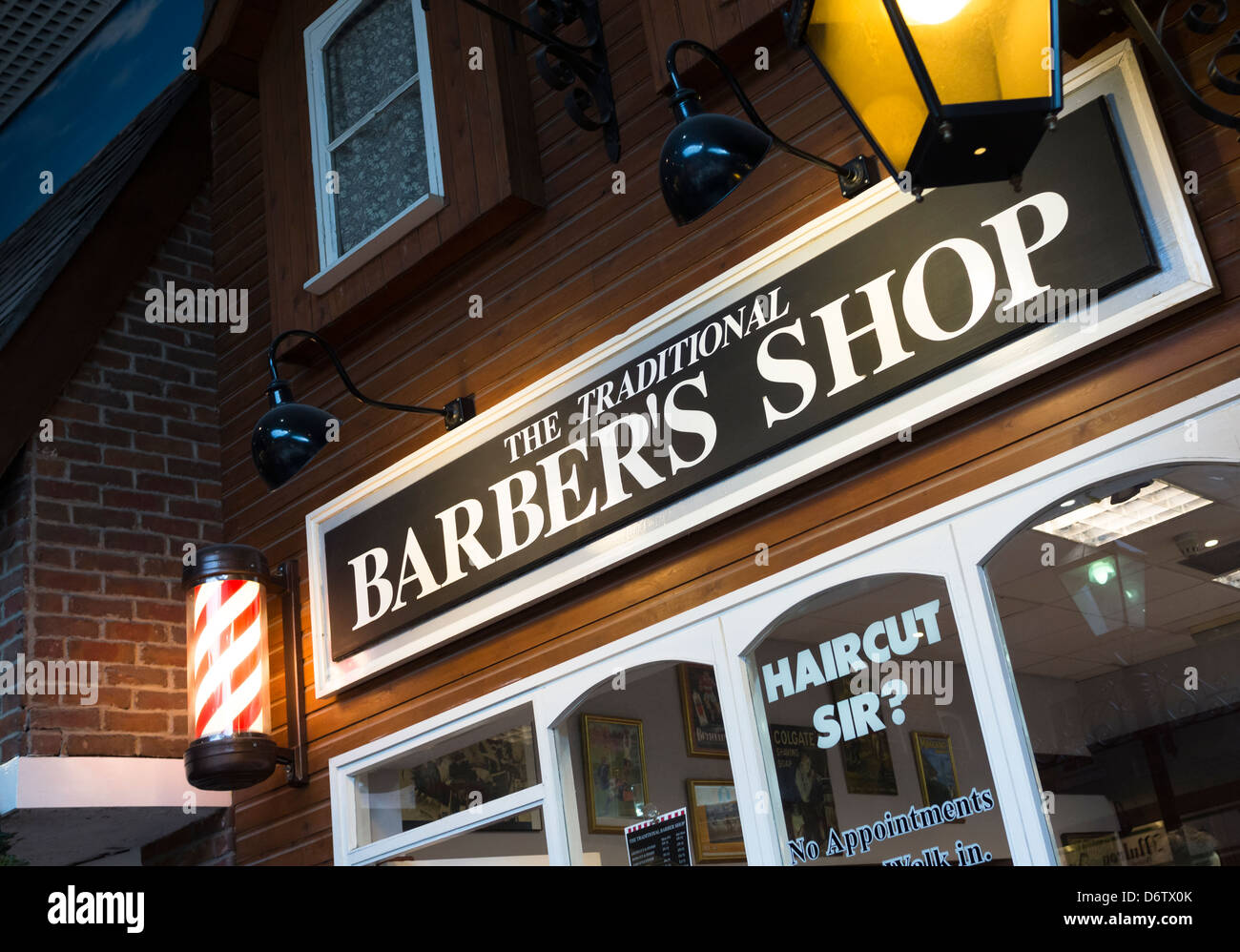 Old fashioned barbers shop hi-res stock photography and images - Alamy