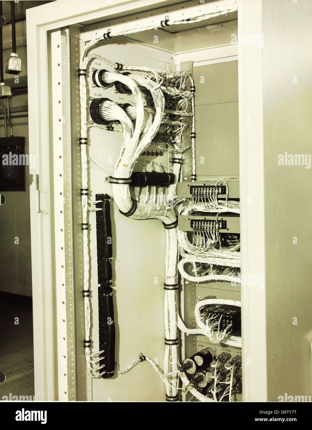 The Atlas GSE 12-51 was a key ground support equipment used during the ...