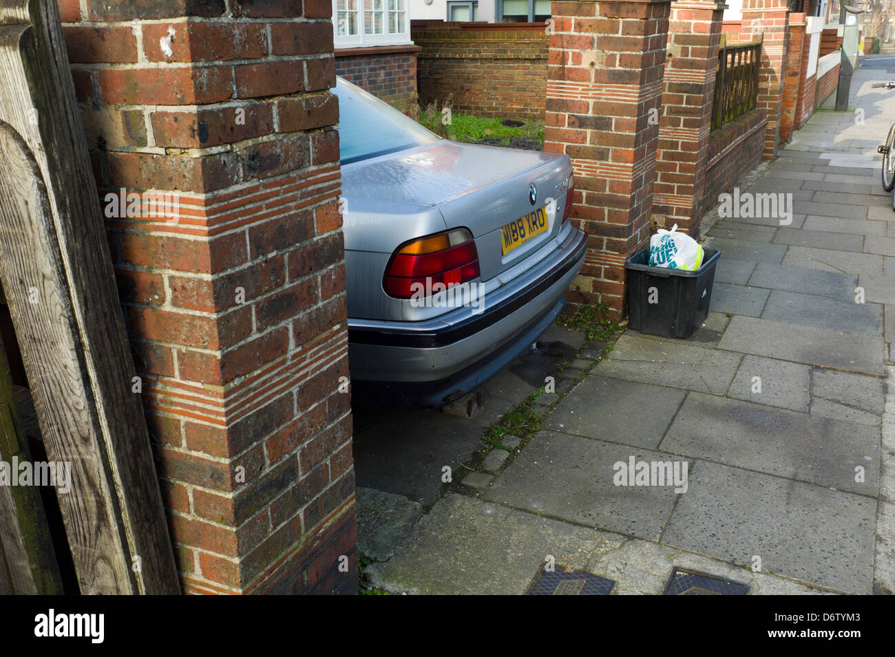 Off street parking hi-res stock photography and images - Alamy