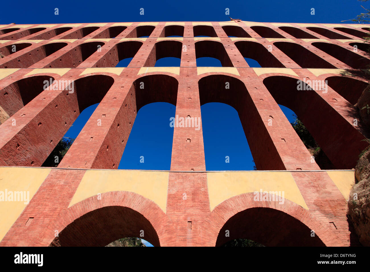 Victorian viaduct hi-res stock photography and images - Alamy