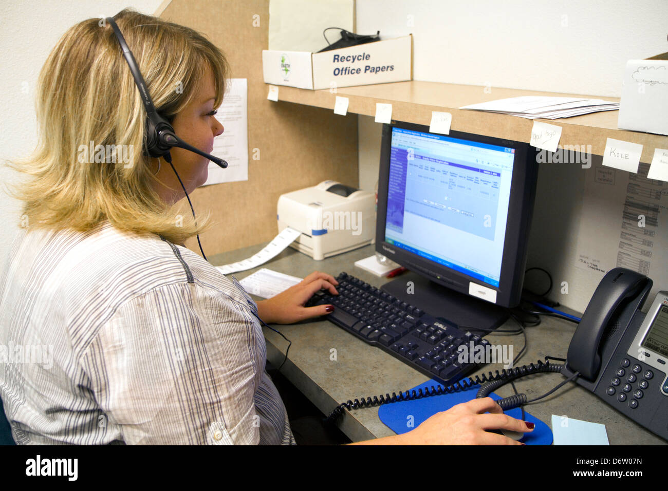 Voter verification hi-res stock photography and images - Alamy