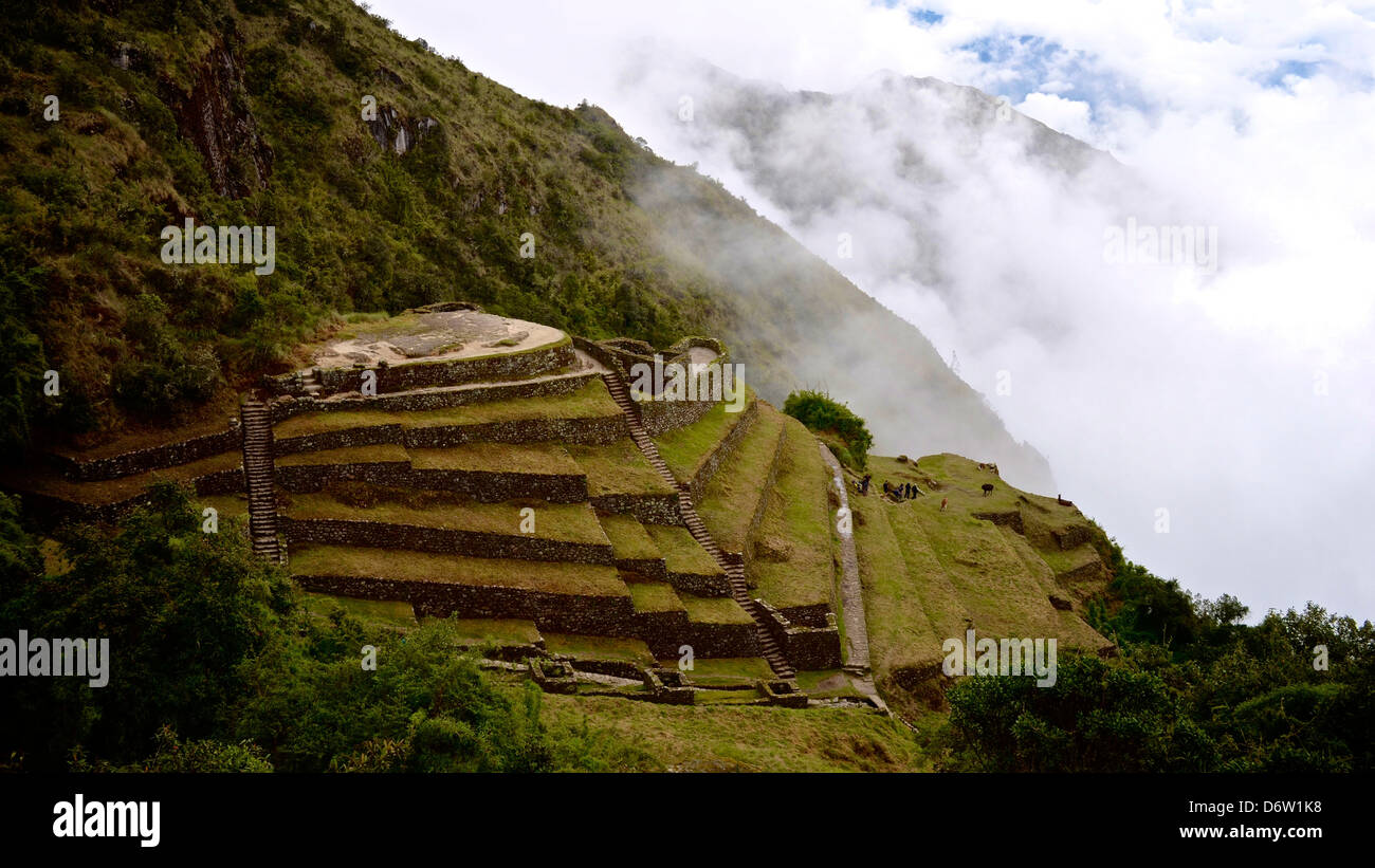 Inca trail ruins hi-res stock photography and images - Alamy
