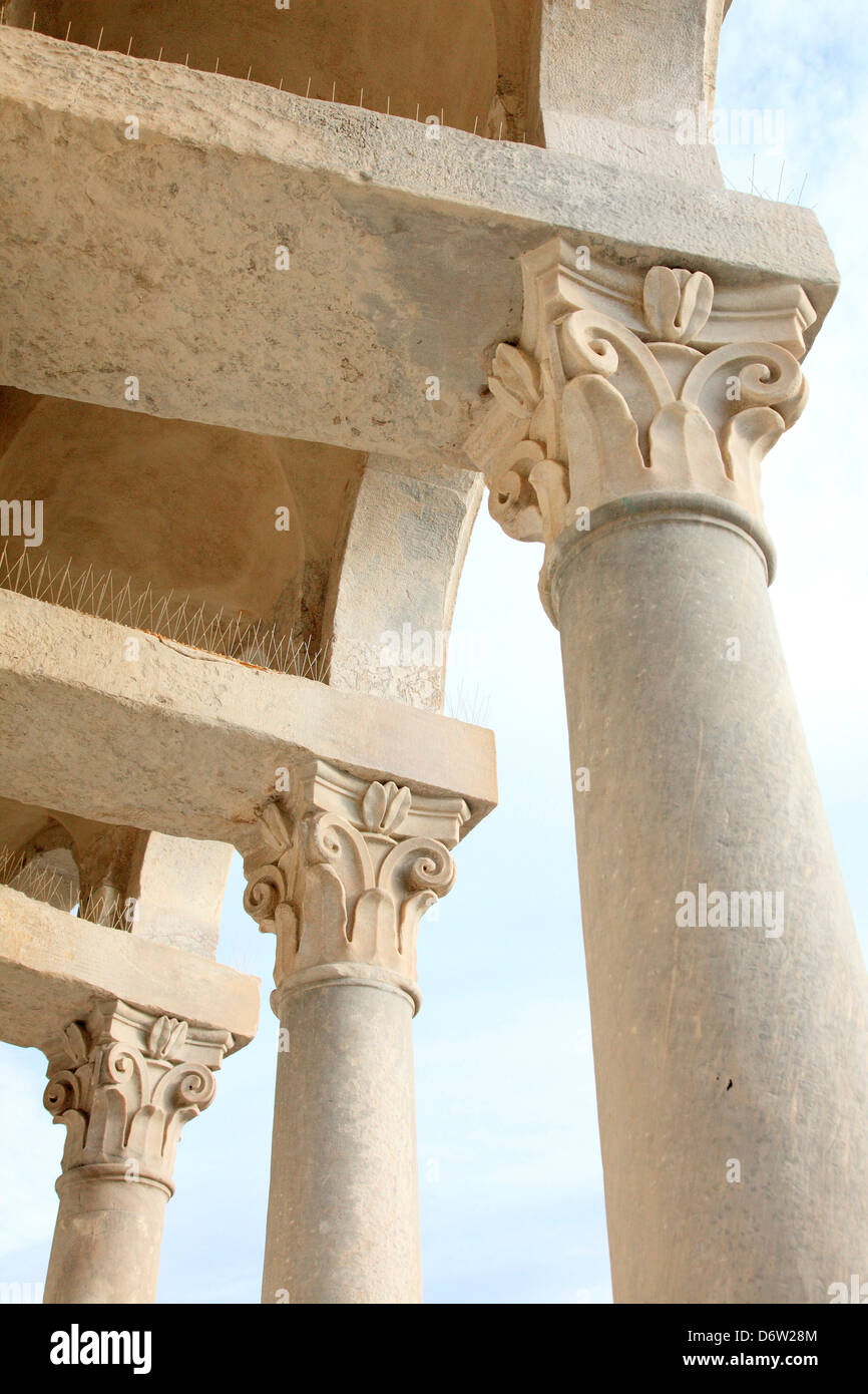 Supporting columns of leaning tower hi-res stock photography and images ...