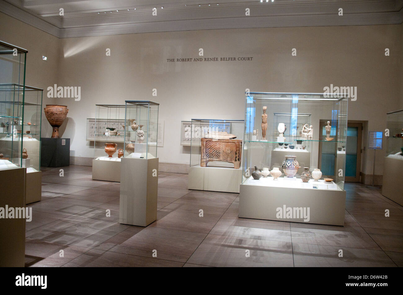 The Greek and Roman Art Gallery in the Metropolitan Museum of Art, (Met ...