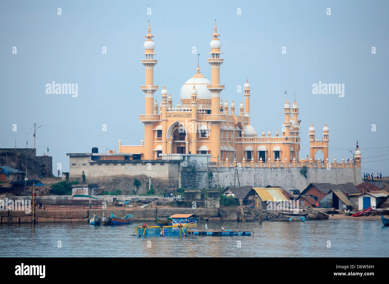 Vizhinjam Mosque, Vizhinjam, Kerala, India Stock Photo - Alamy