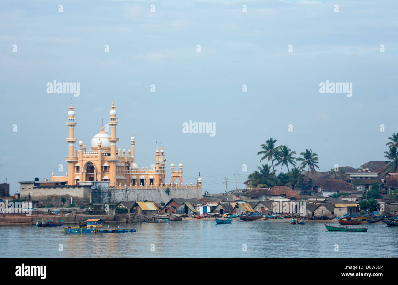 Mosque kerala palm hi-res stock photography and images - Alamy