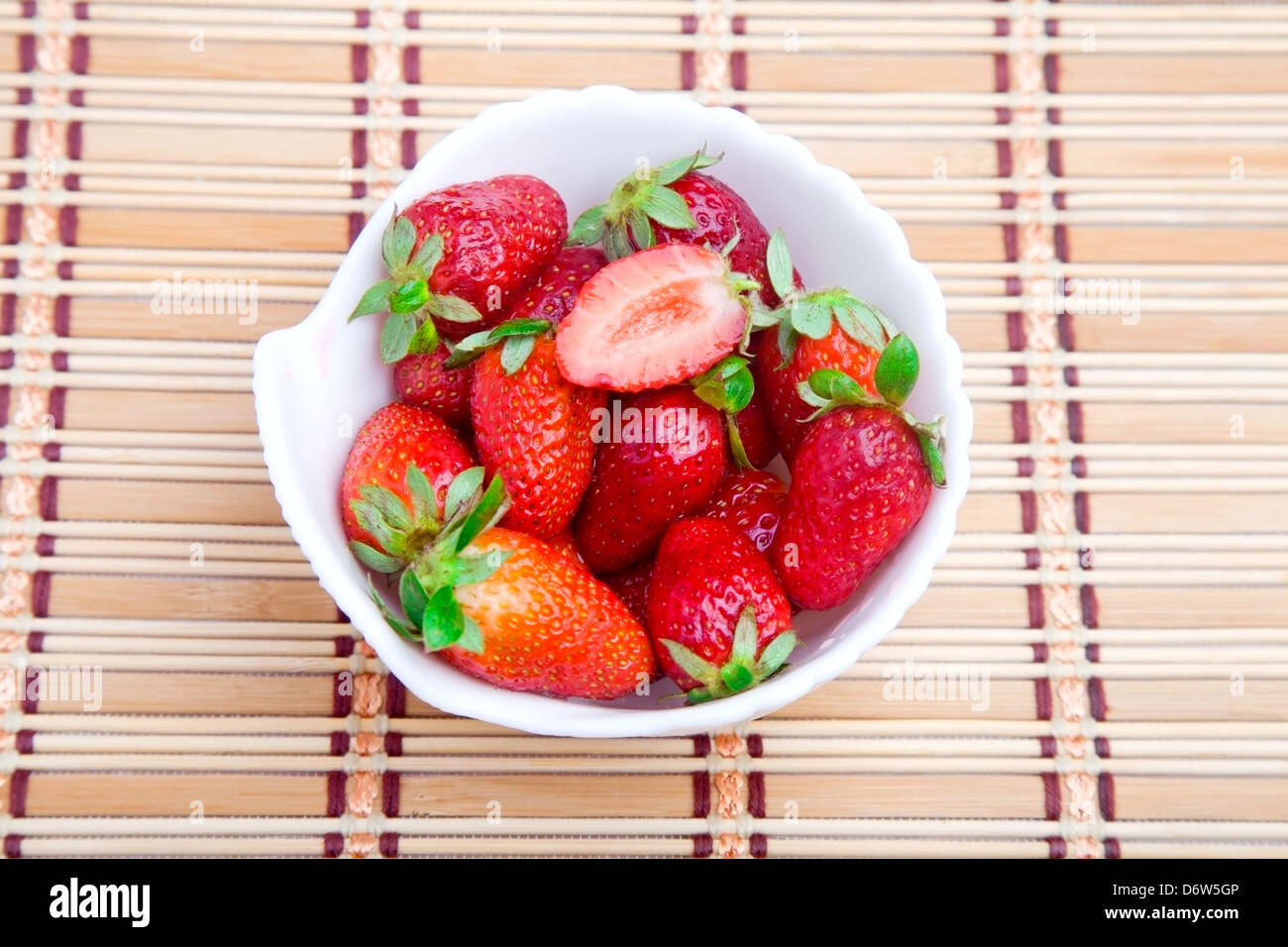Straw platting hi-res stock photography and images - Alamy