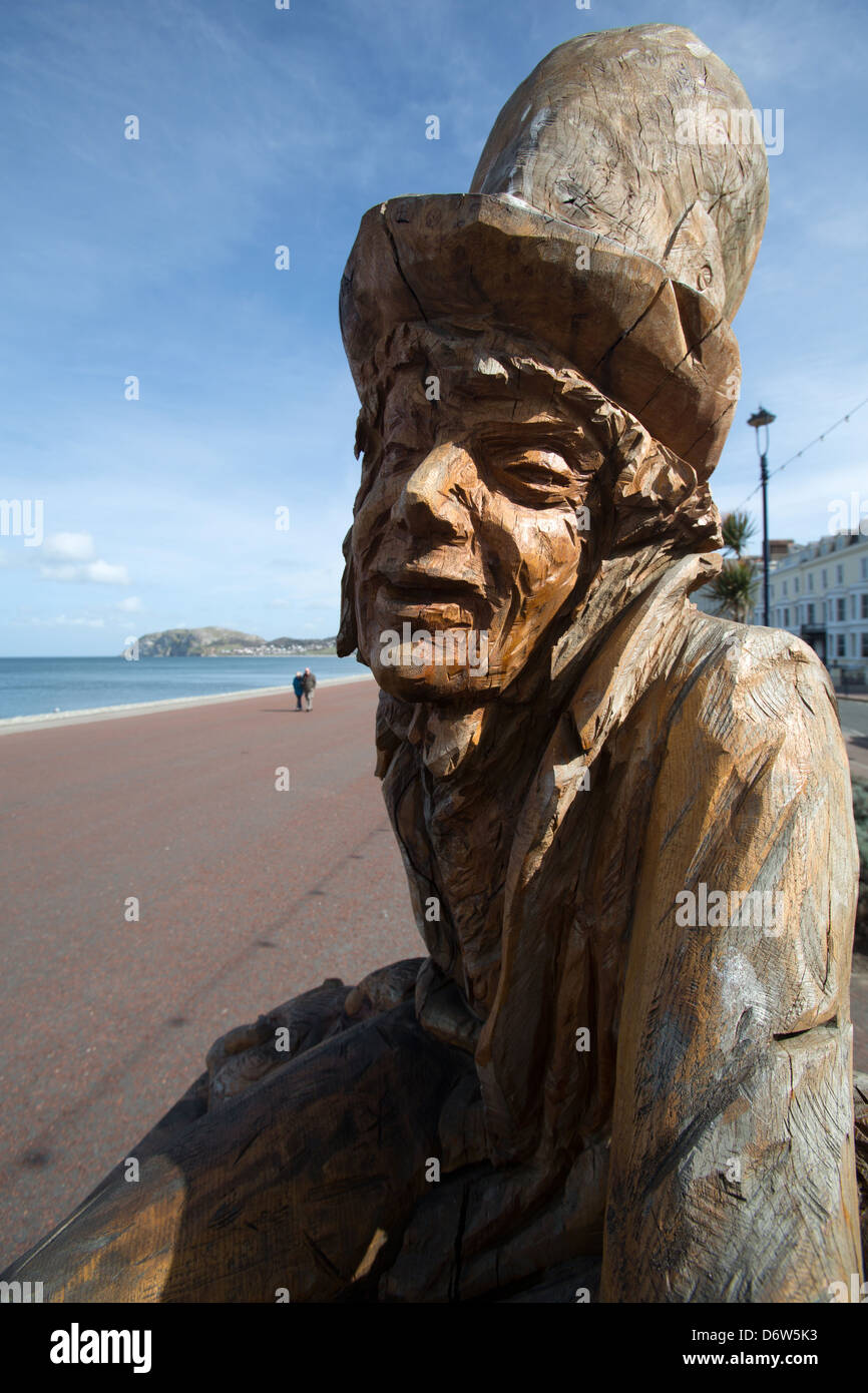 Oak sculpture hi-res stock photography and images - Alamy