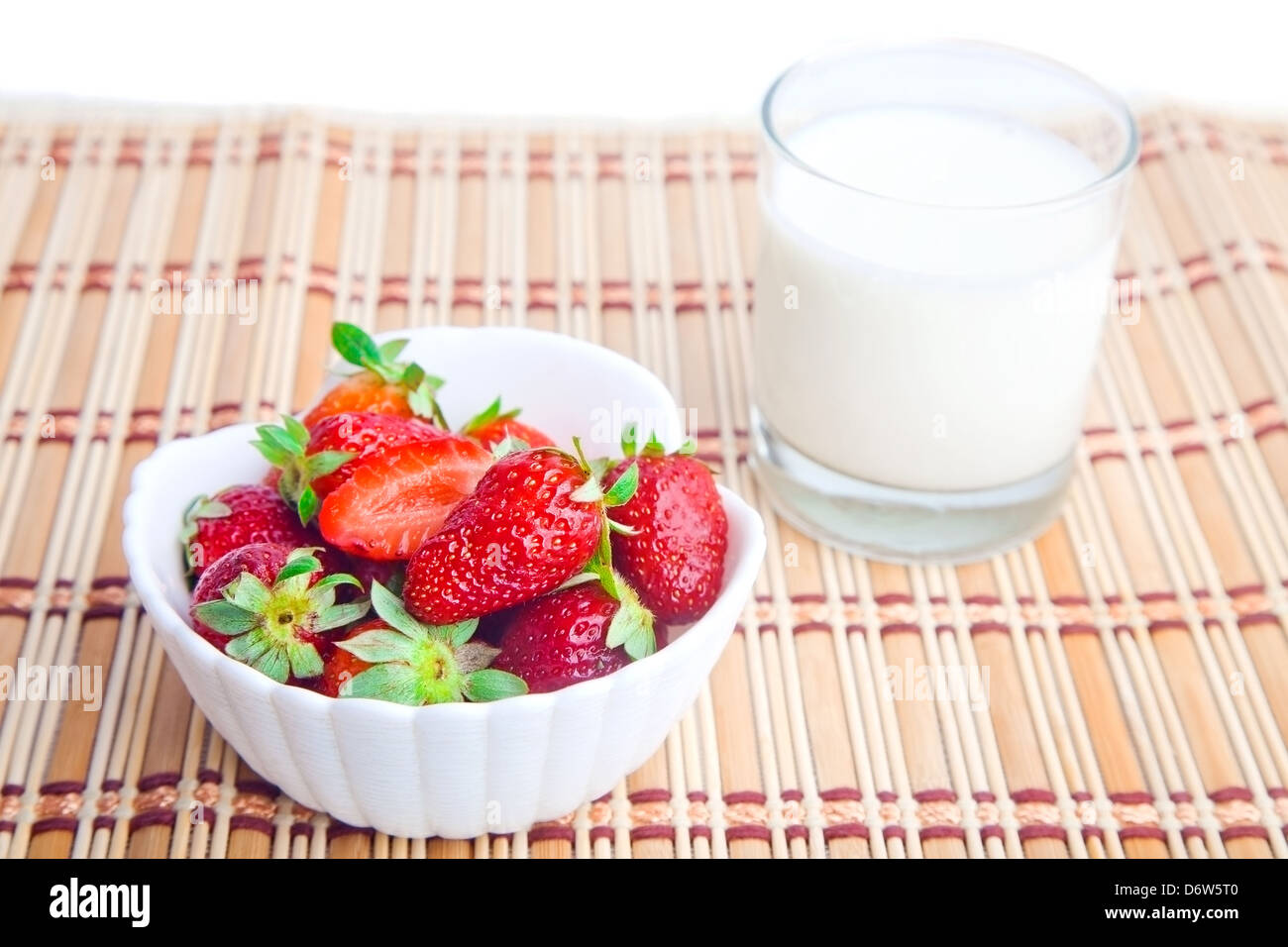 Straw platting hi-res stock photography and images - Alamy