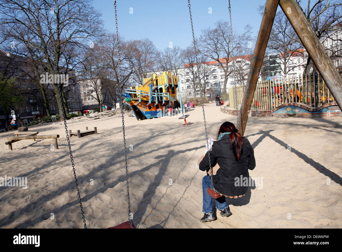 Childrens playground childhood klettergeruest hi-res stock photography ...