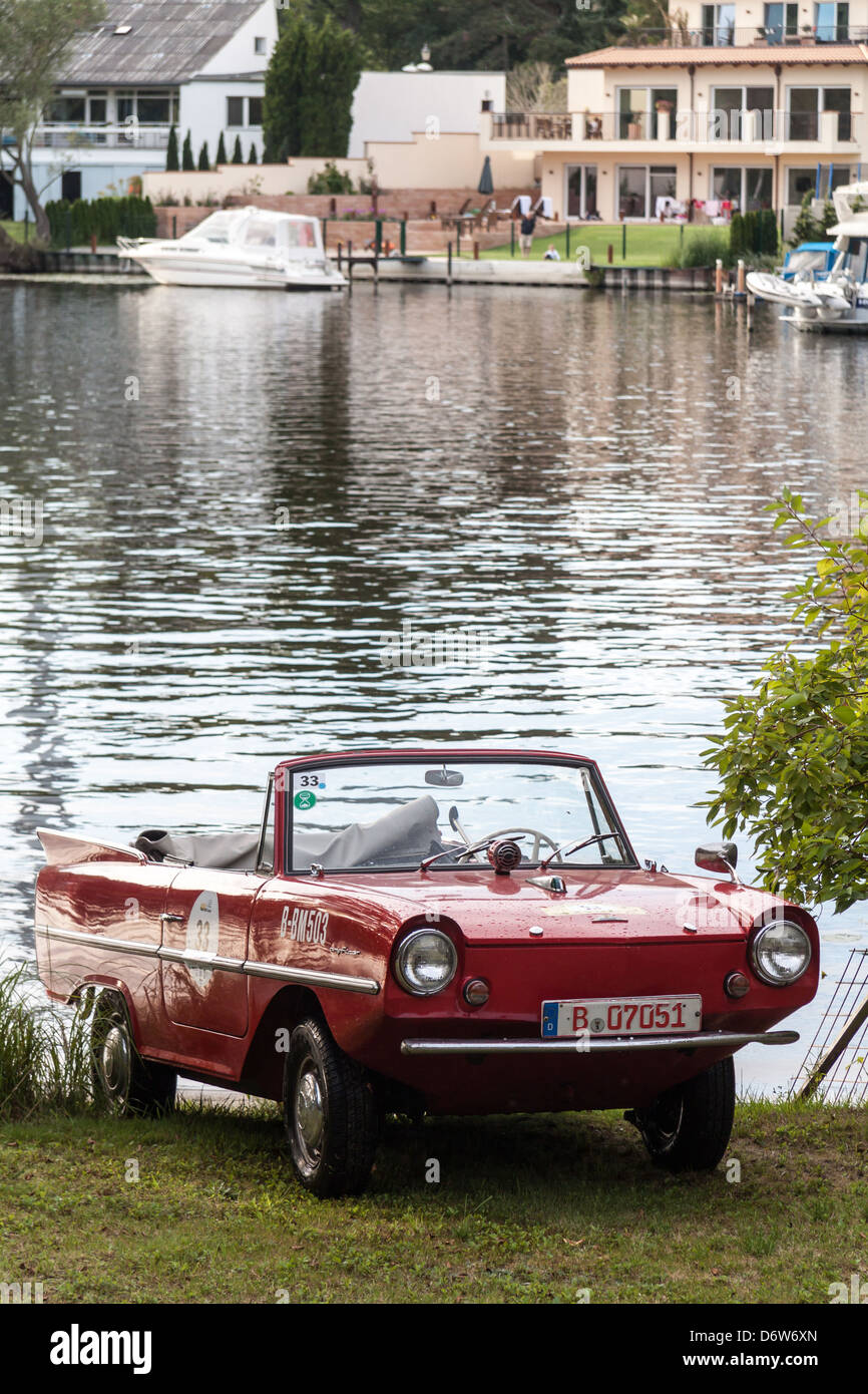 Schwimmfaehiger hi-res stock photography and images - Alamy