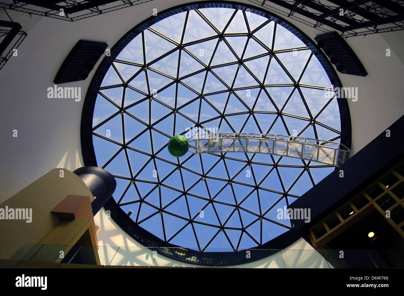 Upward view open ceiling hi-res stock photography and images - Alamy