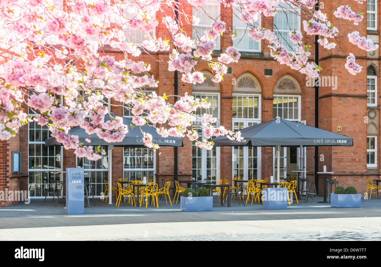 Ikon gallery birmingham cafe hi-res stock photography and images - Alamy