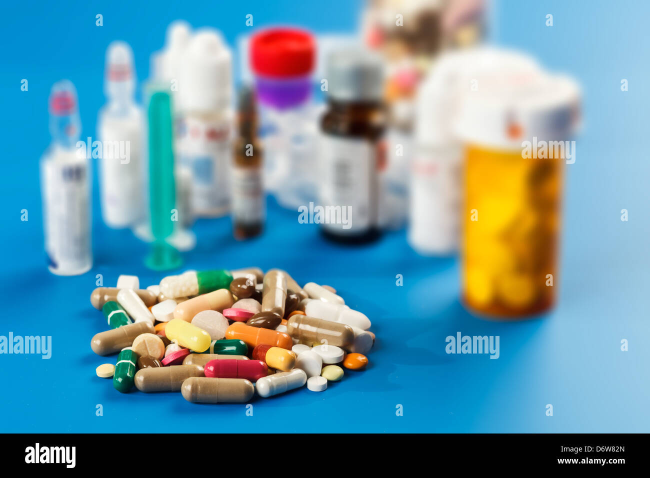 Samples of medicines, tablets, capsules, vitamins, and placebo Stock ...