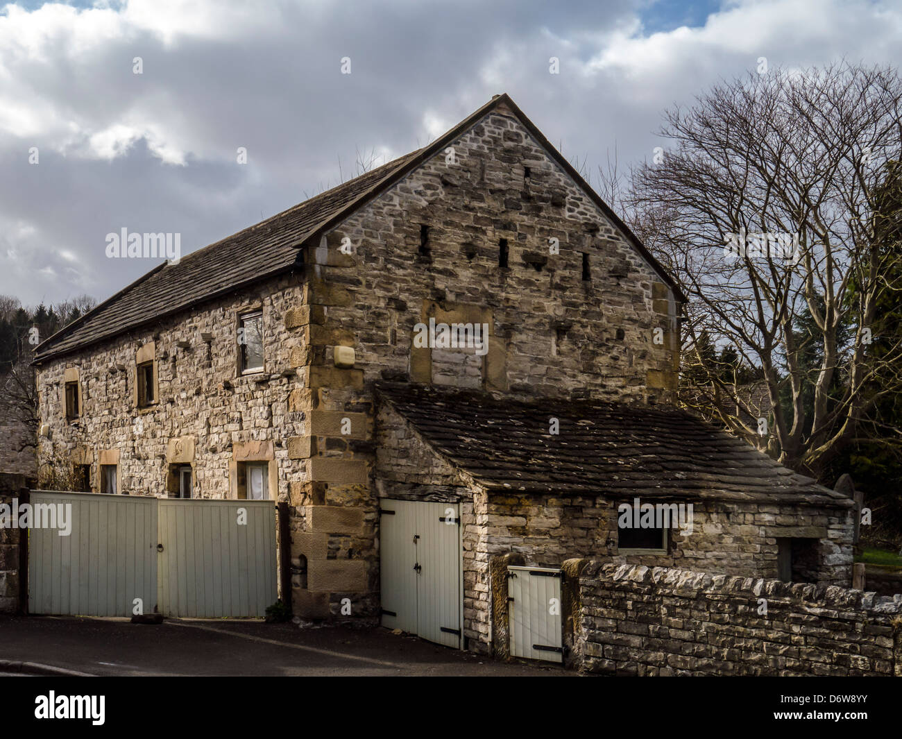 Tithe barn ashford hi-res stock photography and images - Alamy