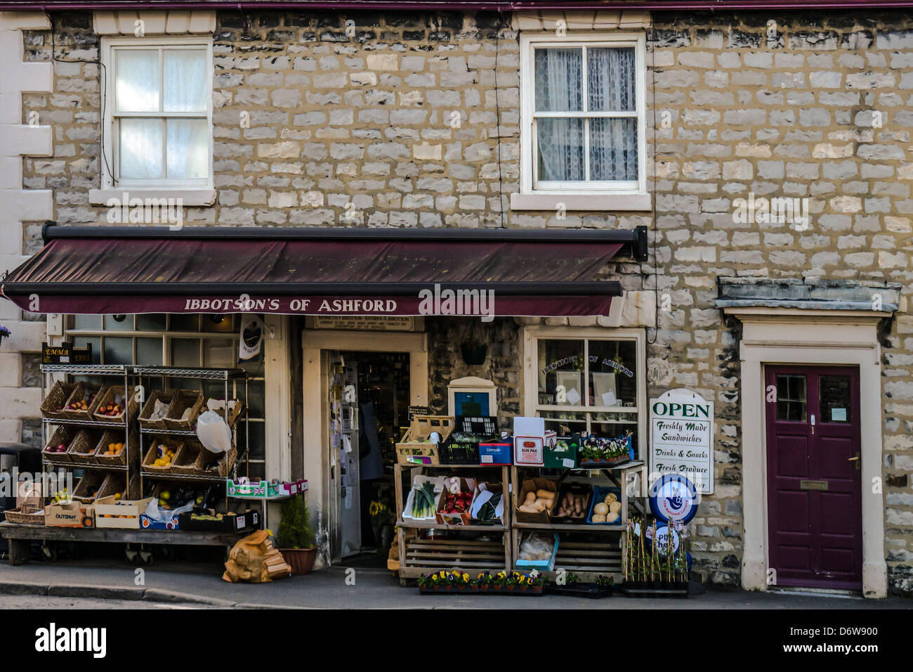 Pretty store hi-res stock photography and images - Alamy